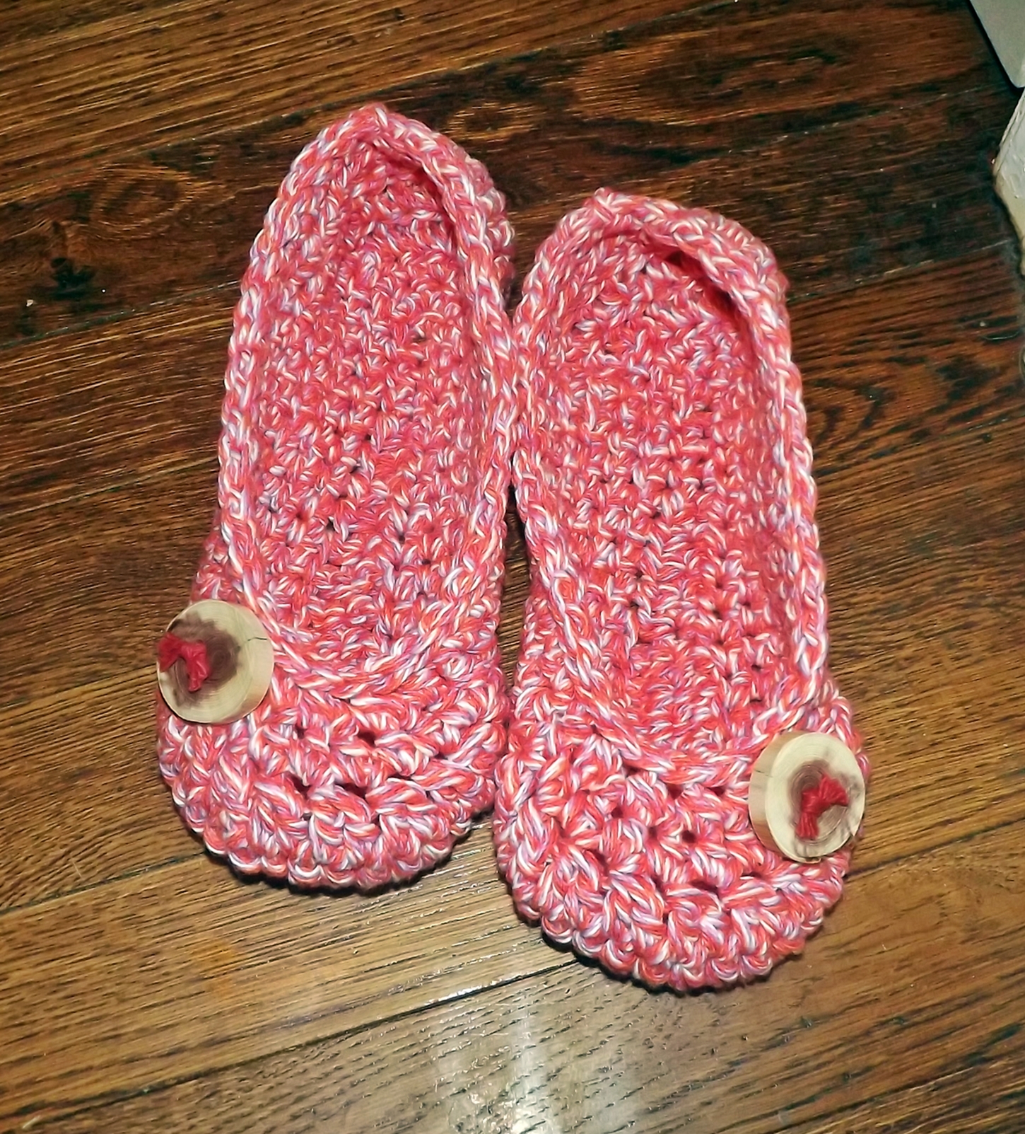 Crochet Slippers, Bright Coral, Pink, White Twist on Luulla